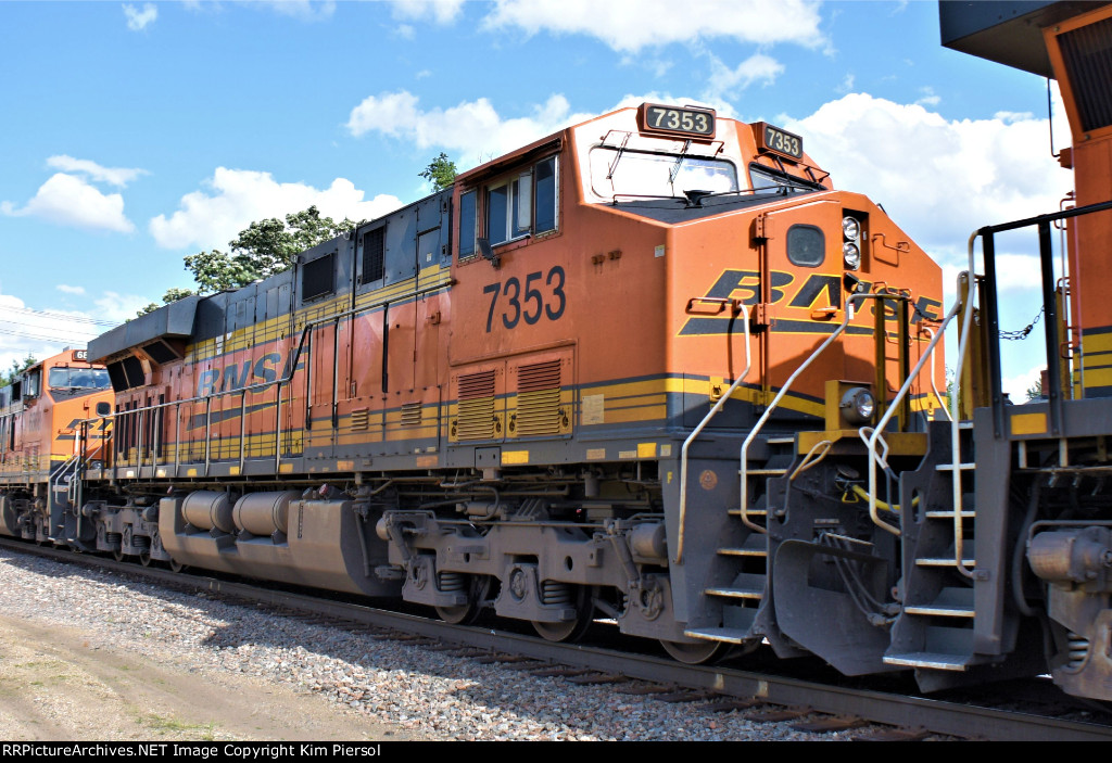 BNSF 7353